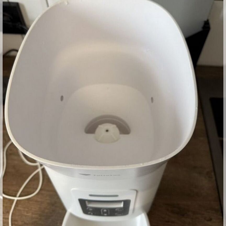 Автоматическая кормушка для кошек с таймером