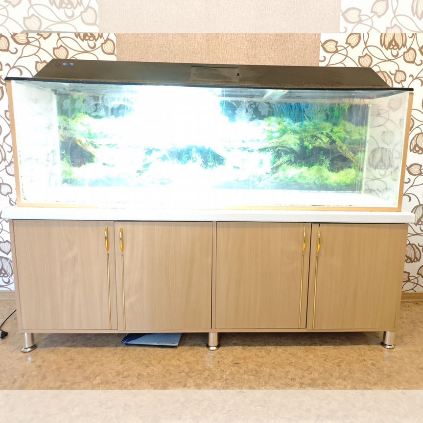 Аквариум с тумбой