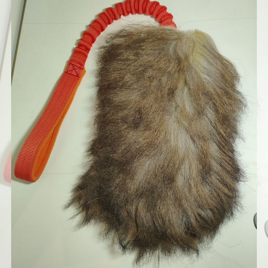 Игрушка ухватка меховая дразнилка для собак