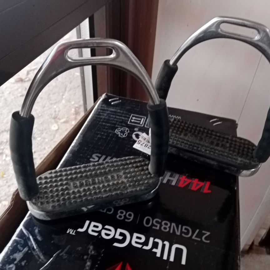 Стремена для лошади