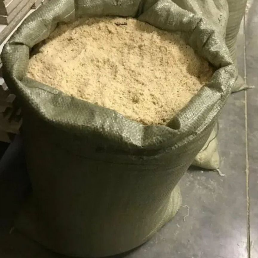Опилки в мешках