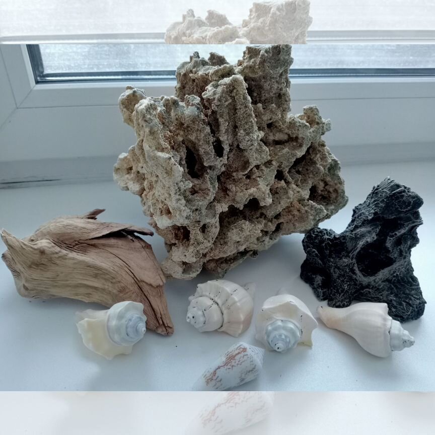 Камни и декорации для аквариума