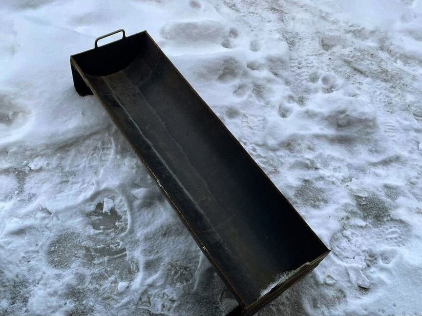 Кормушка-поилка для скотины