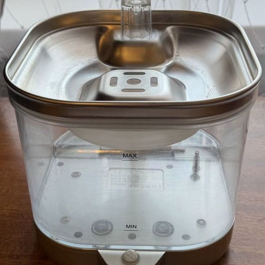 Поилка для кошек