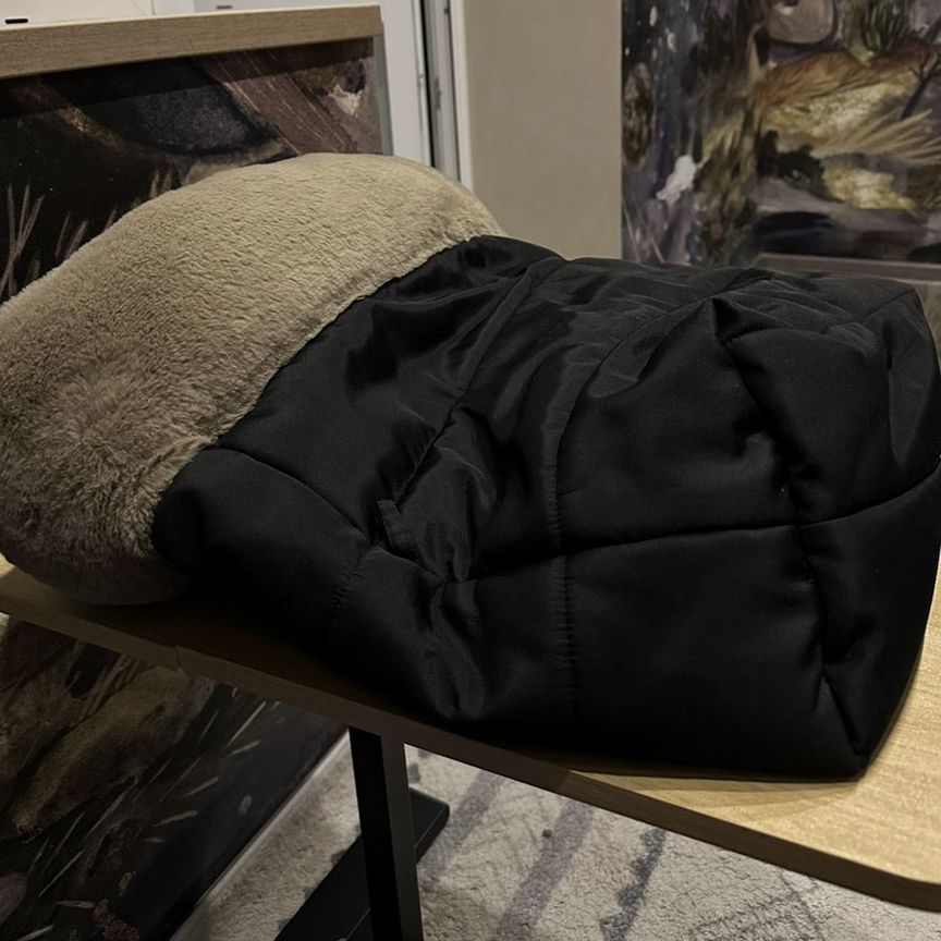 Меховая лежанка (норка) для мелких собак