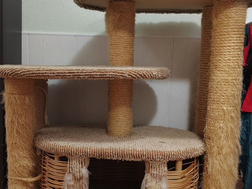 Домик для кошки с когтеточкой бу