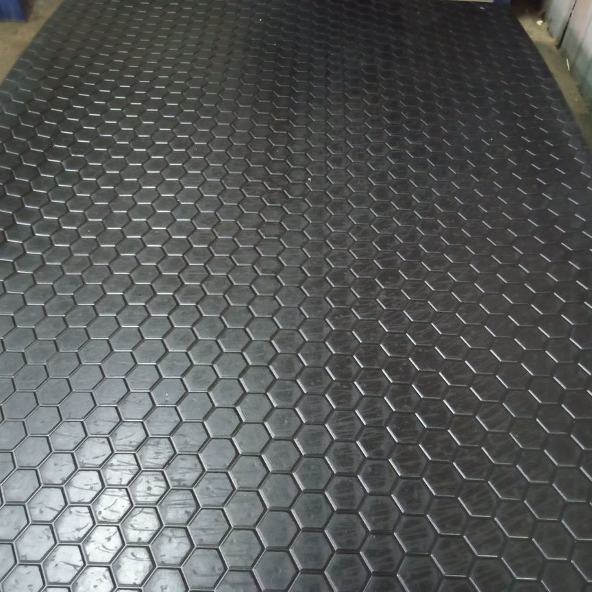 Коврики / плита для коров и лошадей толщ 18 и 25мм