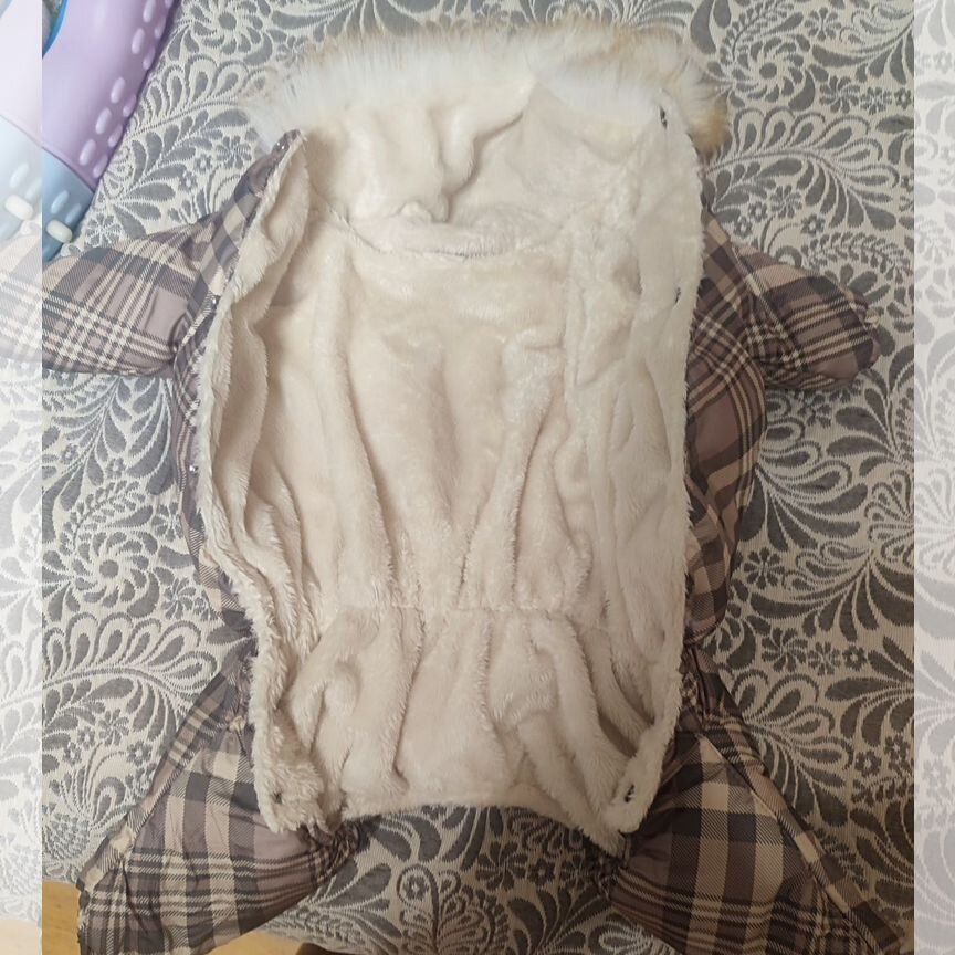 Отдам костюм на собачку мелкой породы 3-4 кг