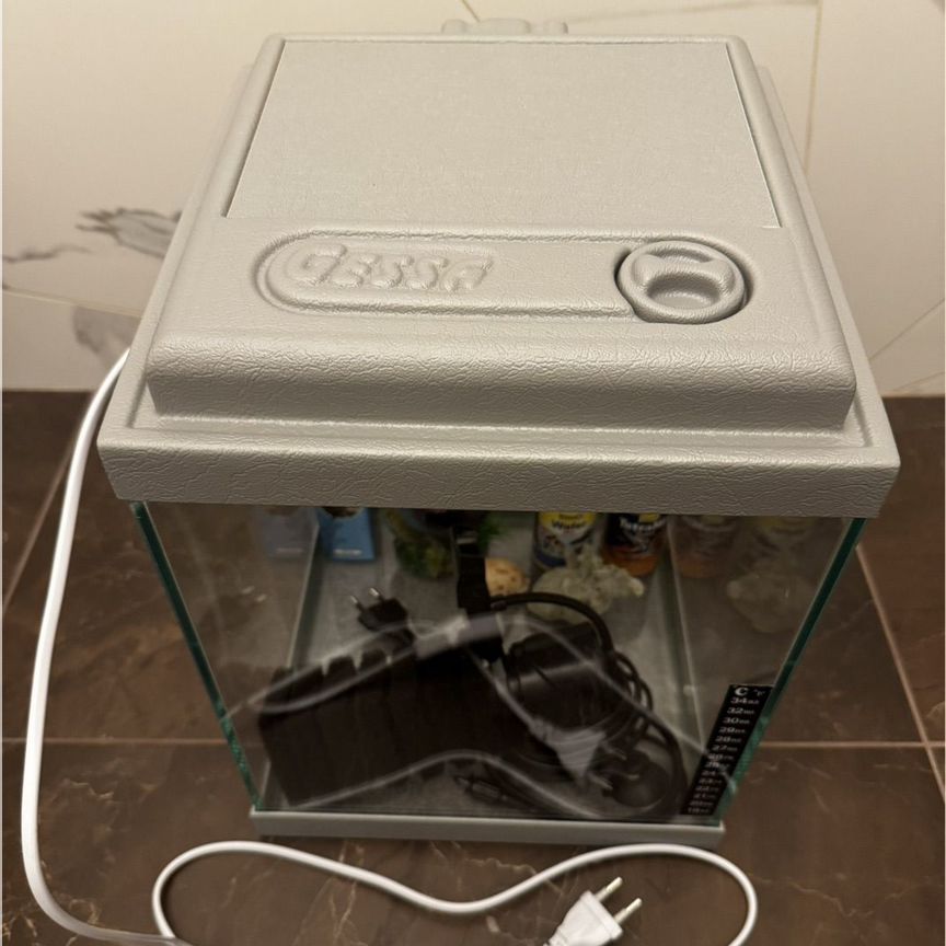 Аквариум с фильтром и подсветкой