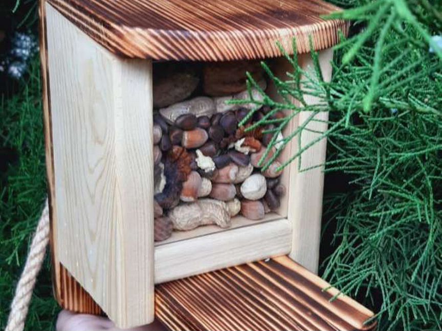 Кормушка для белок