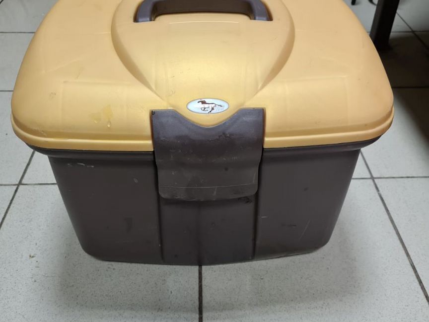 Ящик для щёток (конной аммуниции)