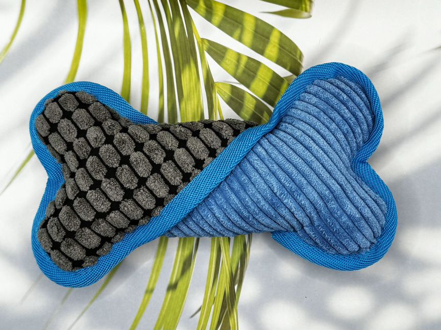 Игрушка для собак и кошек с пищалкой и мятой