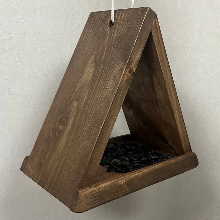 Кормушка для птиц из дерева