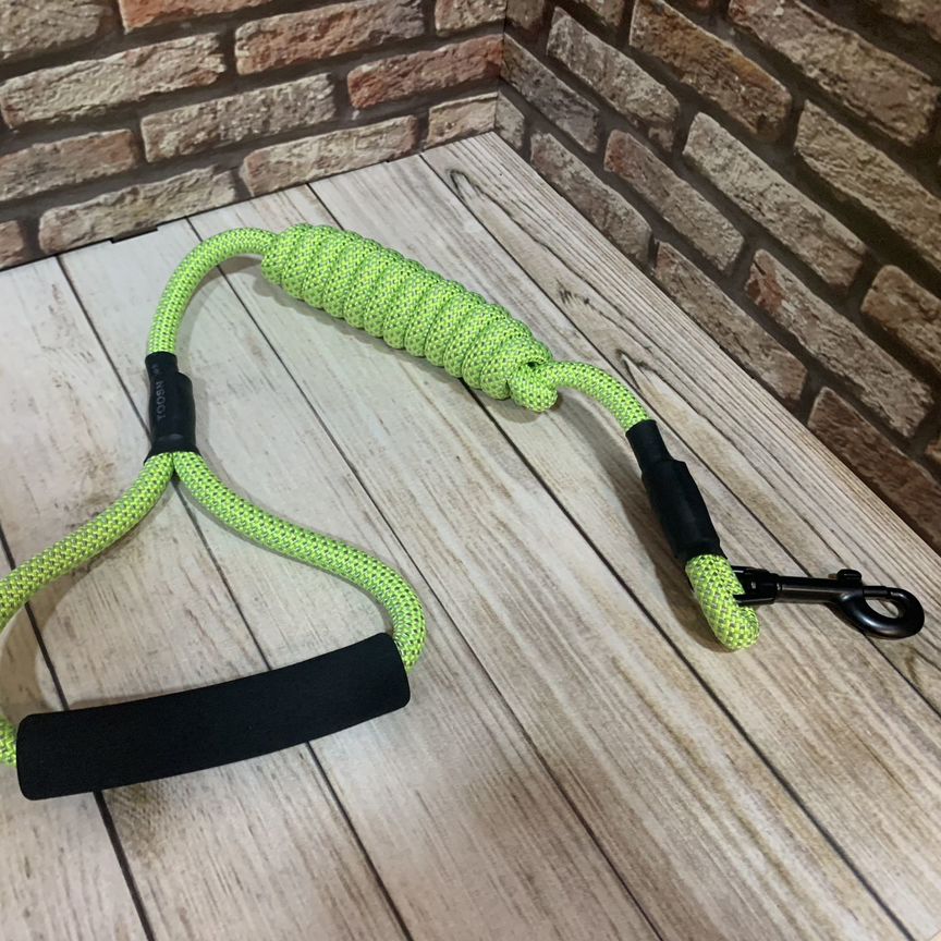 Поводок светоотражающий для собак 1,5 метра
