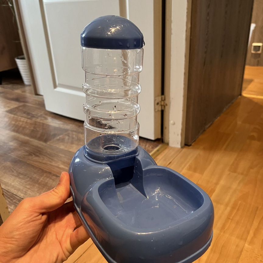 Автоматическая кормушка для животных