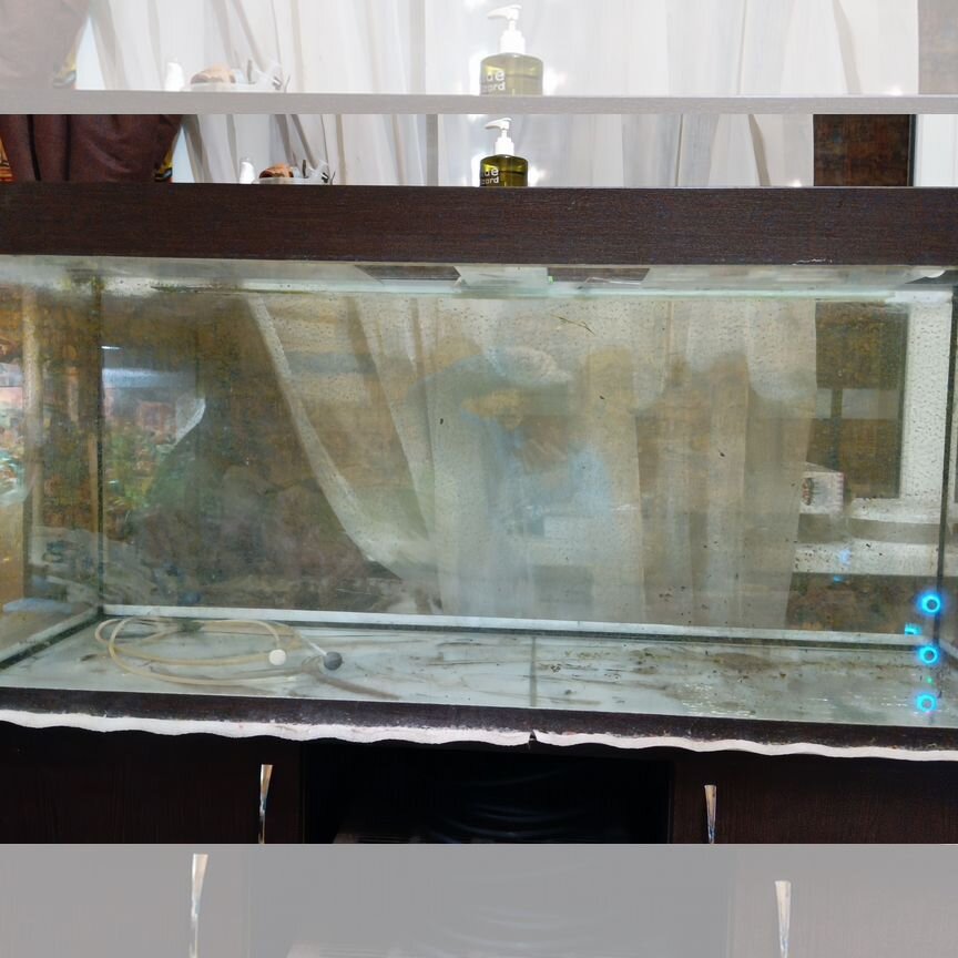 Продаю аквариум 320 литров. Не течет