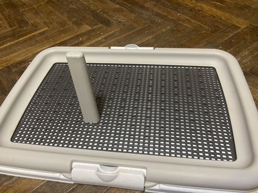 Лоток для собак со столбиком