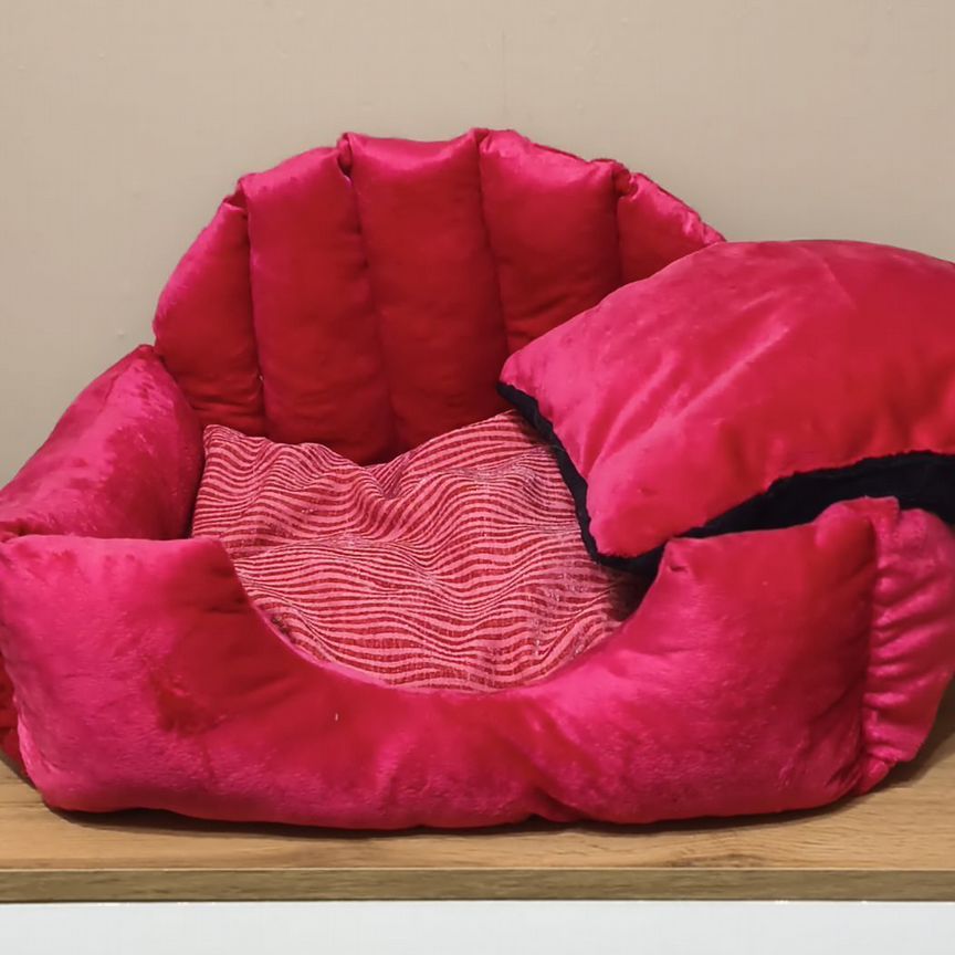 Удобная, уютная лежанка для кошек и собачек