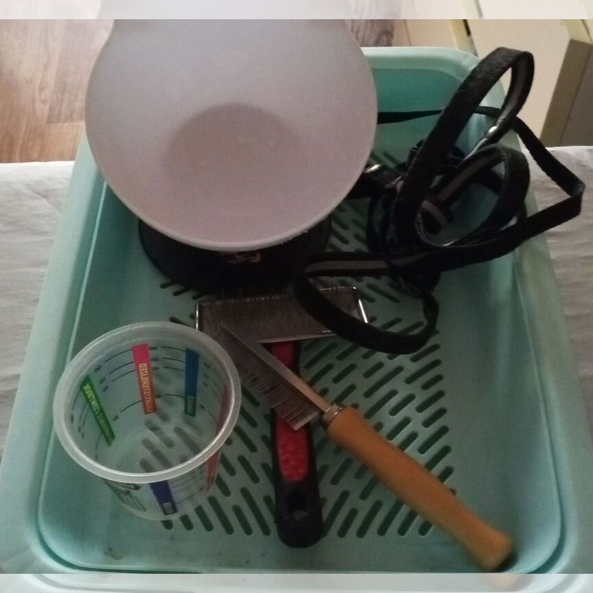 Лоток для кошек чашка поводок