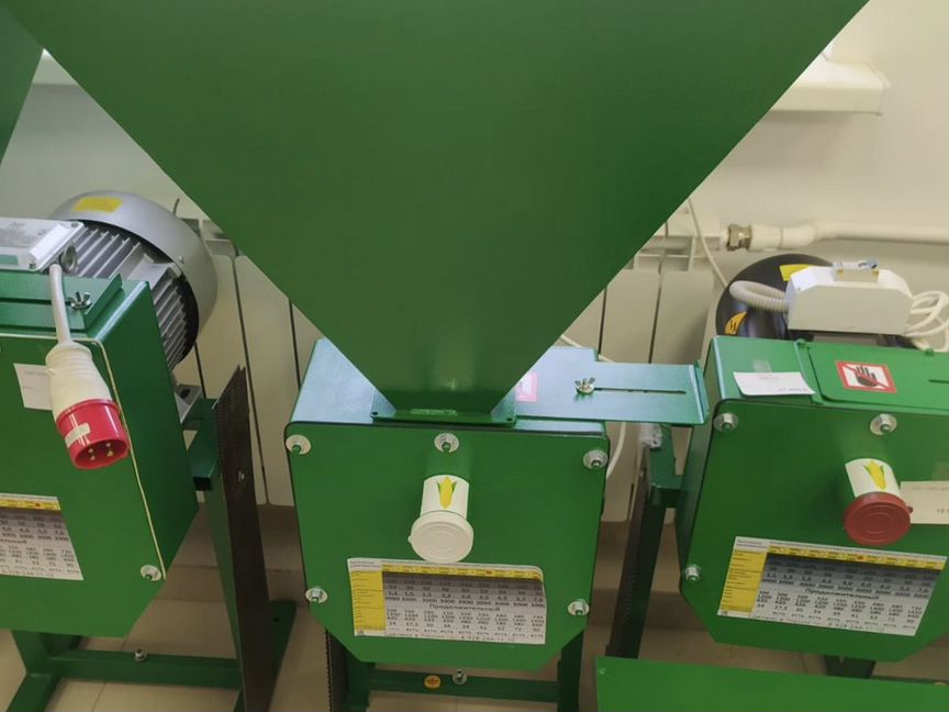 Зернодробилка