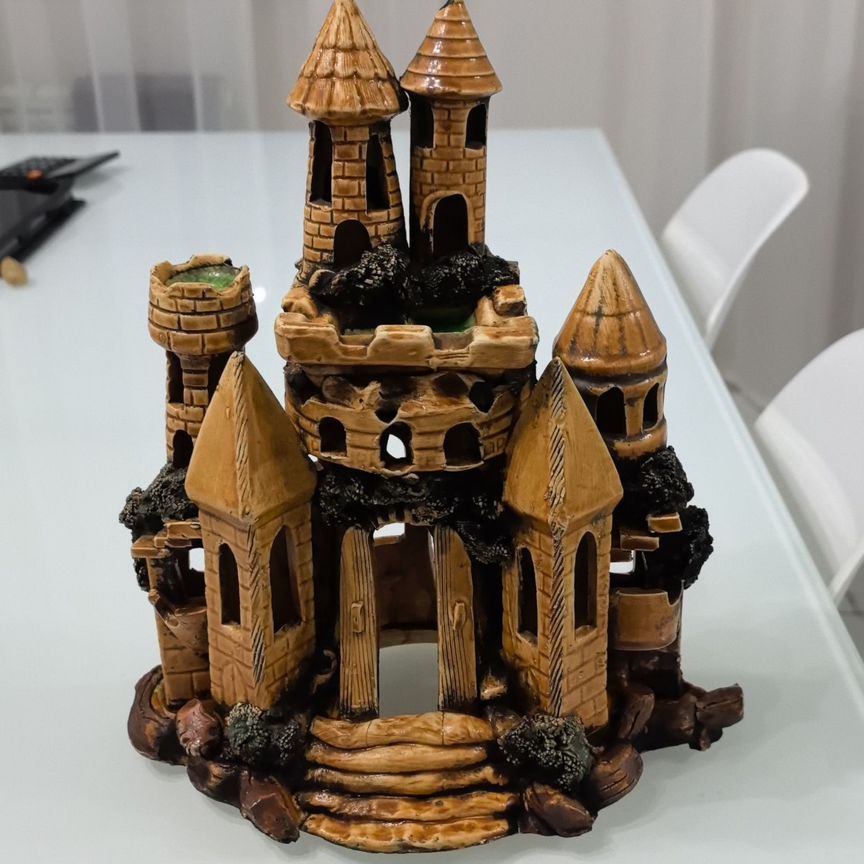 Замок для аквариума