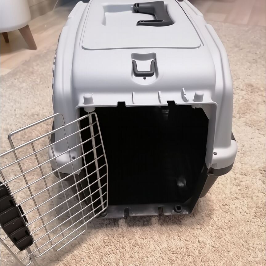 Контейнер для перевозки собак