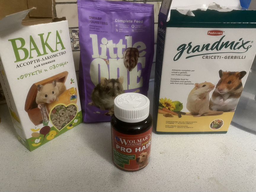 Корм для хомяка и витамины для собаки