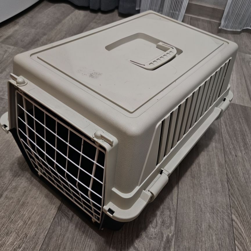 Переноска для животных пластиковая