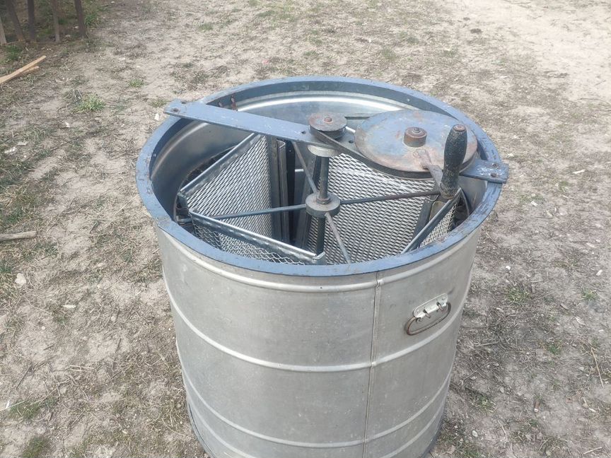 Медогонка 4 рамочная