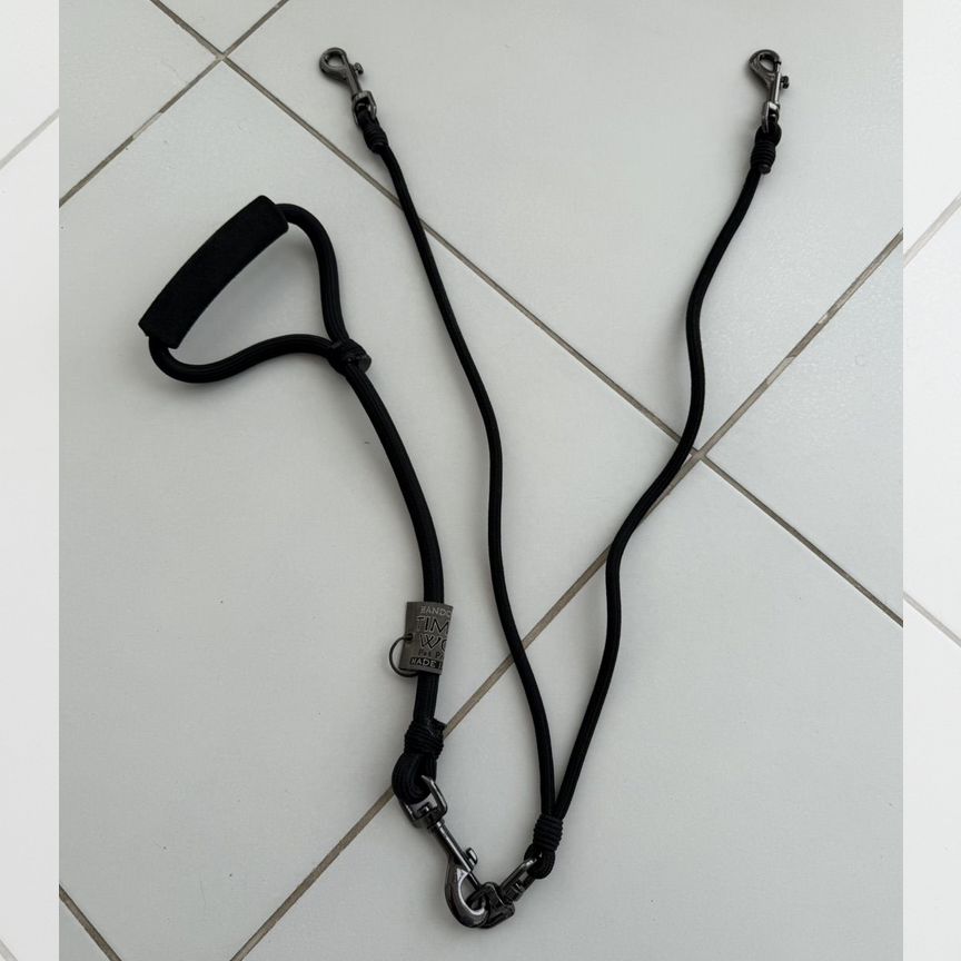 Поводок   сворка на 2 собак средних пород