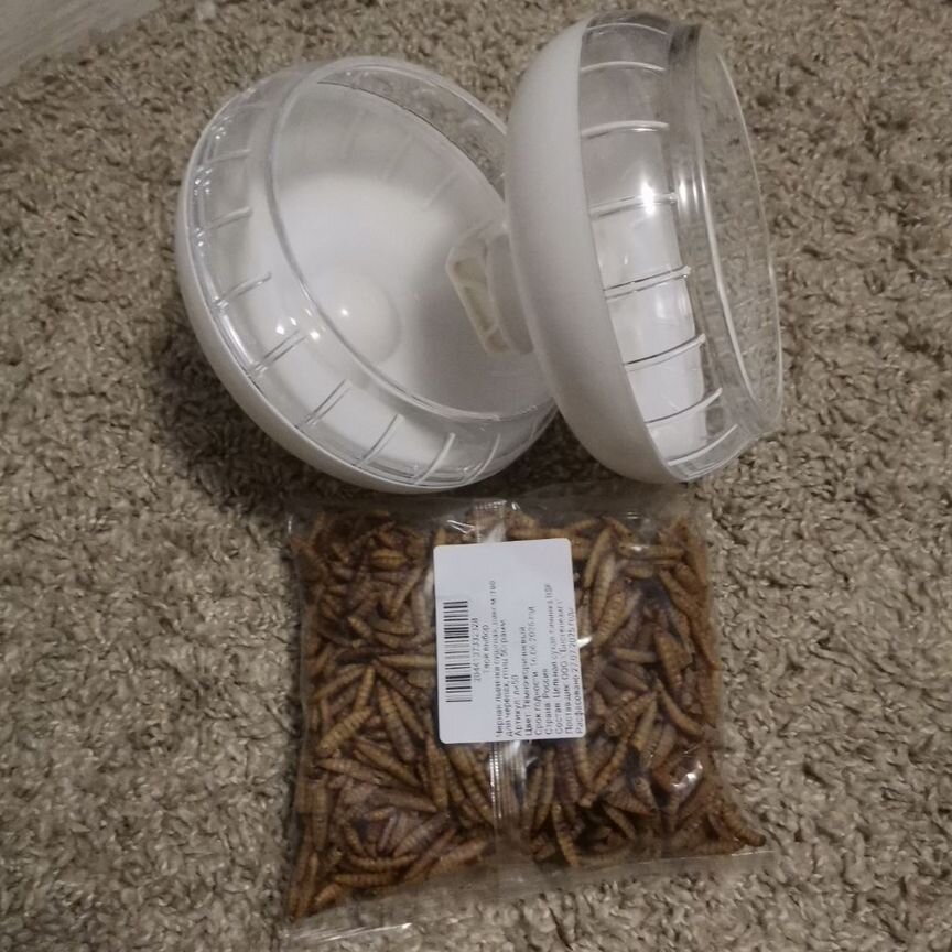 Беговые колëса и лакомство для грызунов