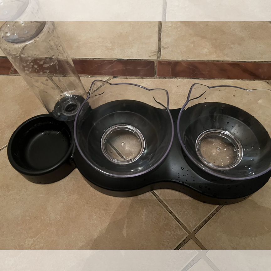 Поилка миска для кошек и собак