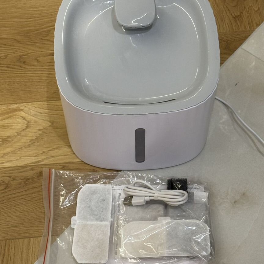 Фонтан поилка для кошек