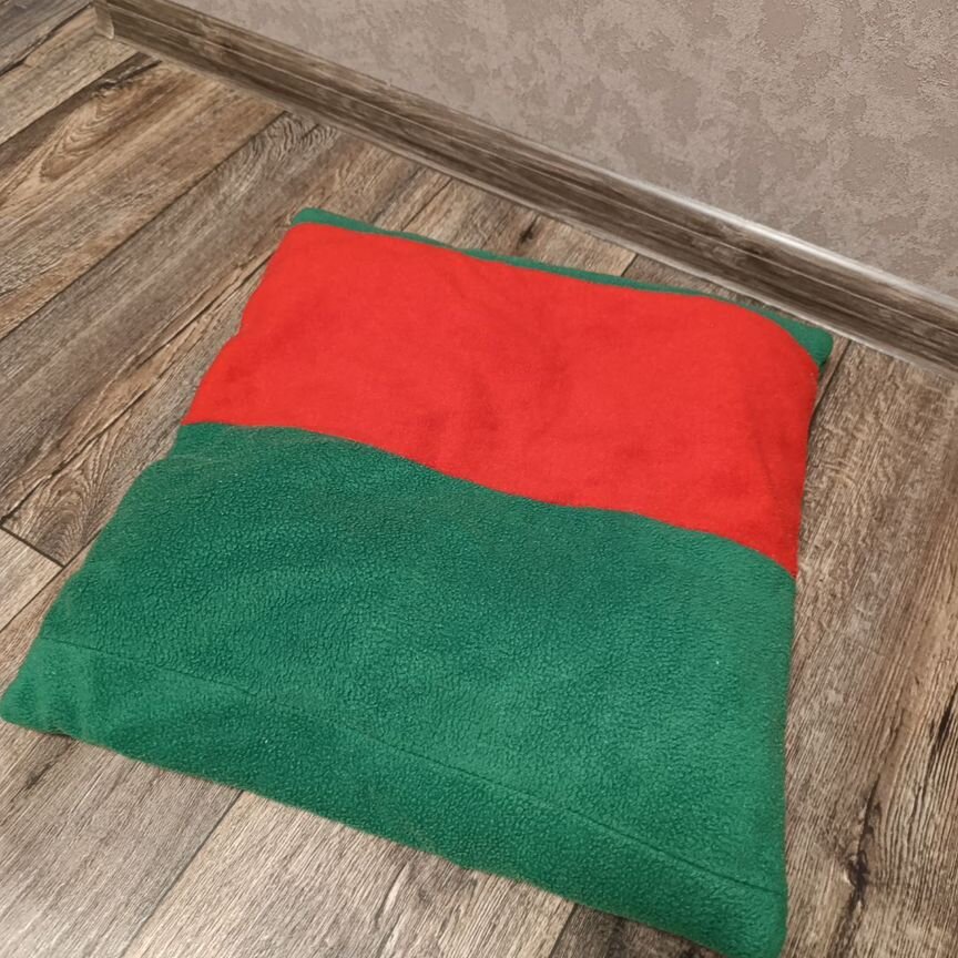 Лежанка для кошек бу