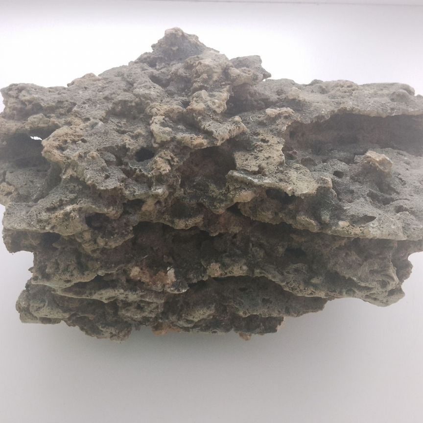 Камни для аквариума также фильтр