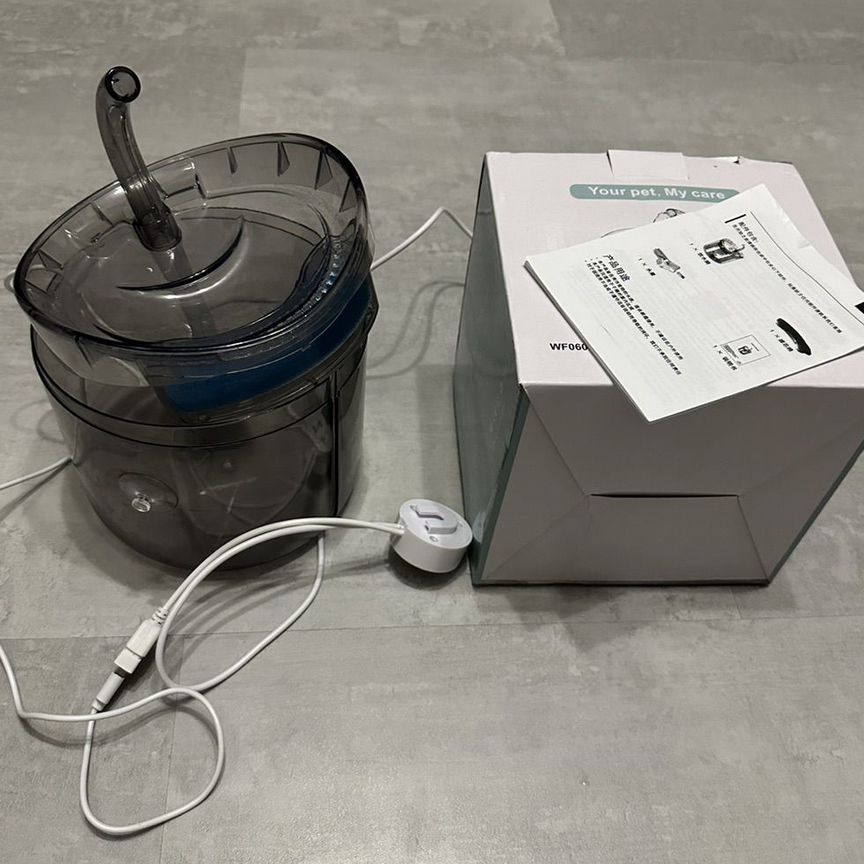 Фонтан поилка для кошек с датчиком движения