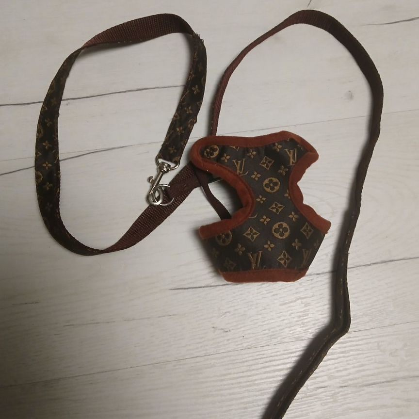Стильная шлейка Луи Витон размер xs