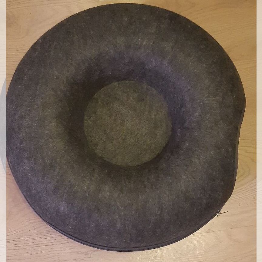 Лежанка для кошек (бублик)