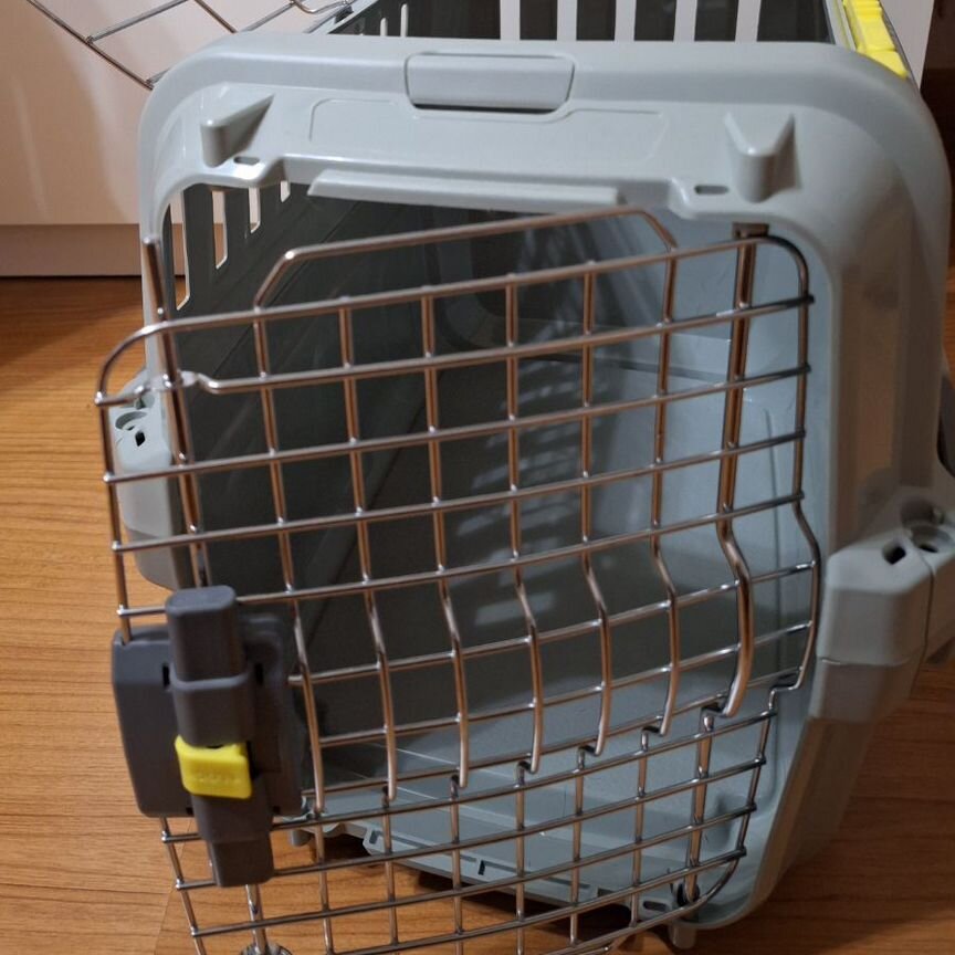 Переноска для кошек пластиковая