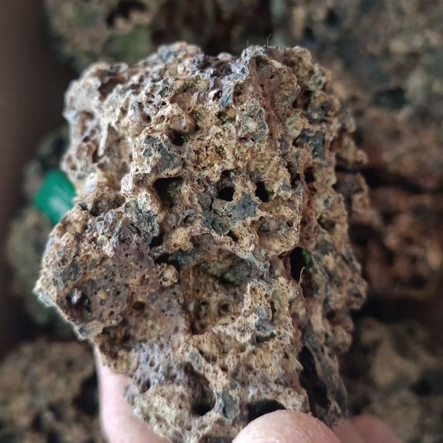 Камень аквариумный около 4кг