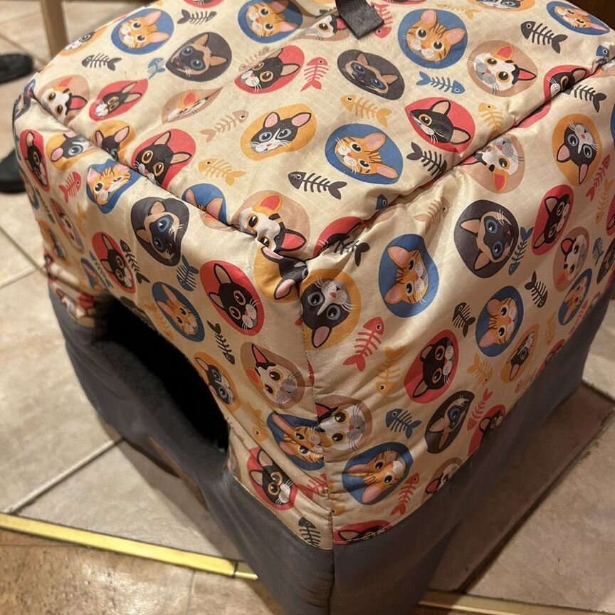 Домик - лежанка для кошки плюс когтеточка