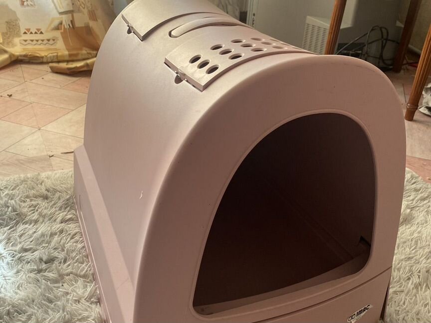 Закрытый кошачий лоток (имеется отдел для фильтра)