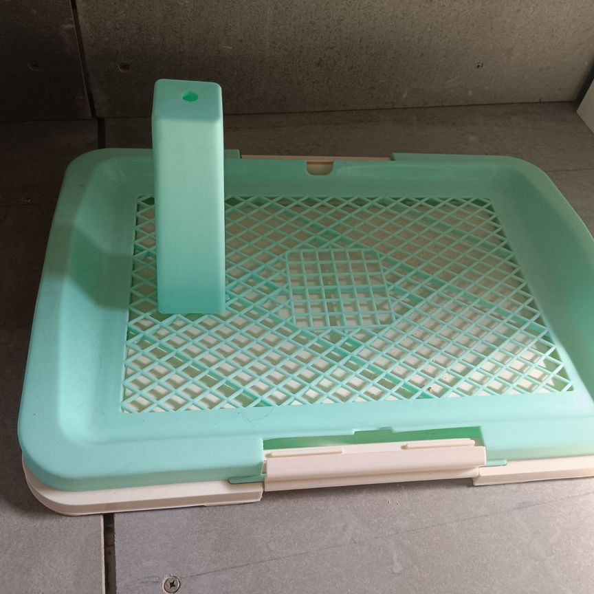 Лоток для собак под пеленку