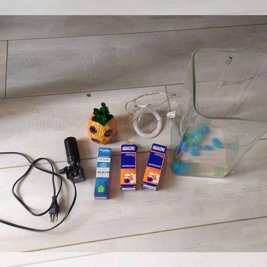 Аквариум с фильтром лампой и антихлором