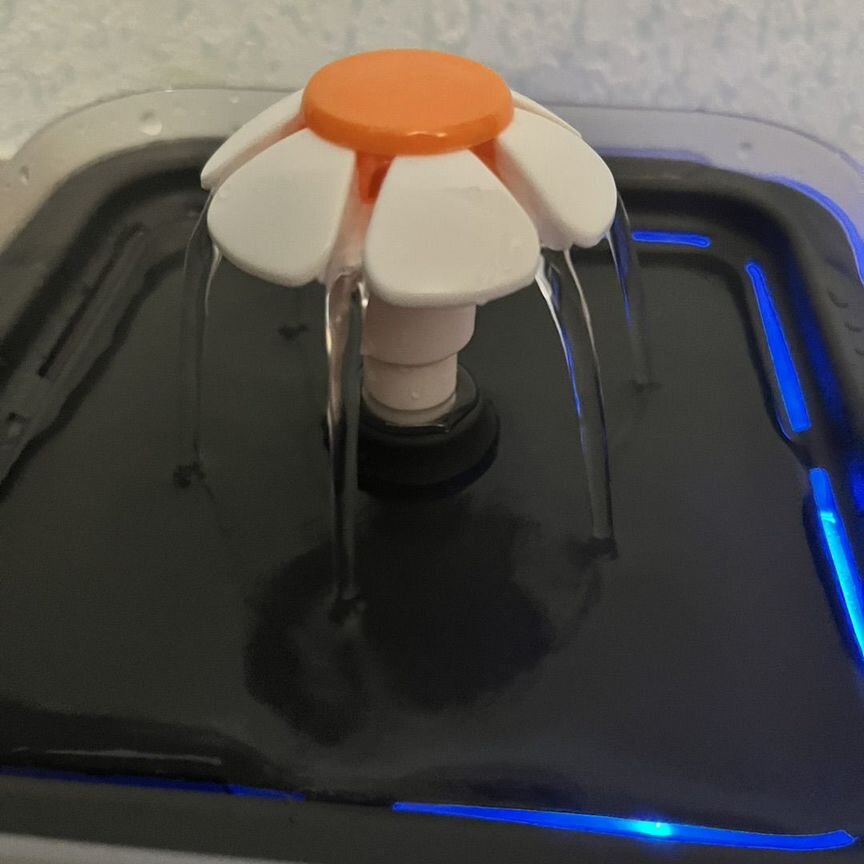 Фонтан поилка для кошек