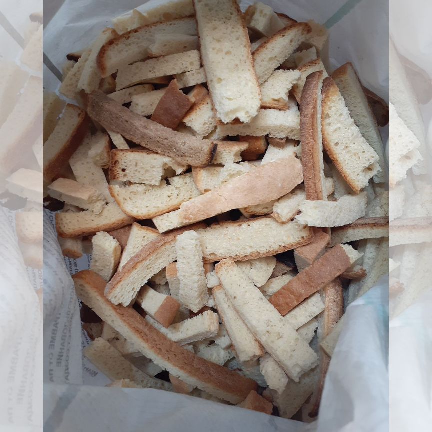 Сухари на корм животным