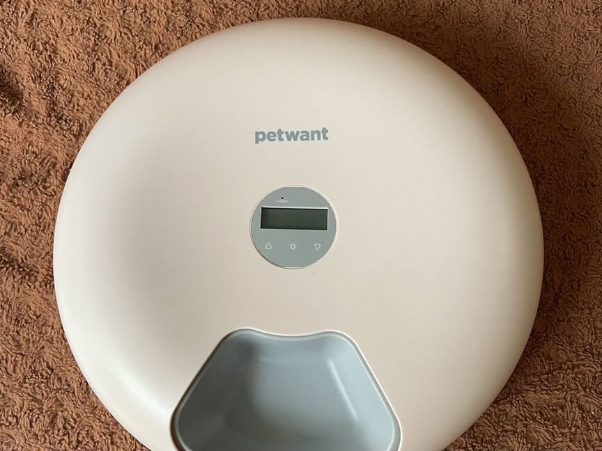 Автоматическая кормушка для кошек Petwant
