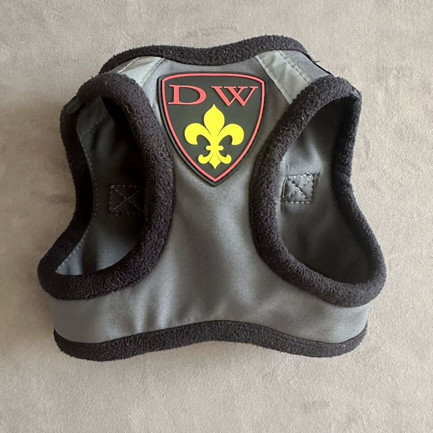 Шлейка для собаки DW