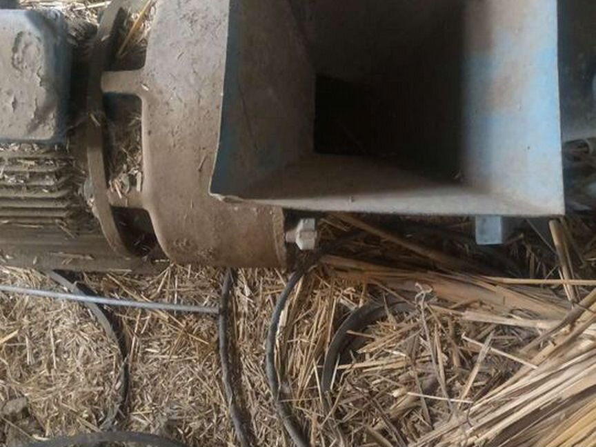 Зерно дробилка