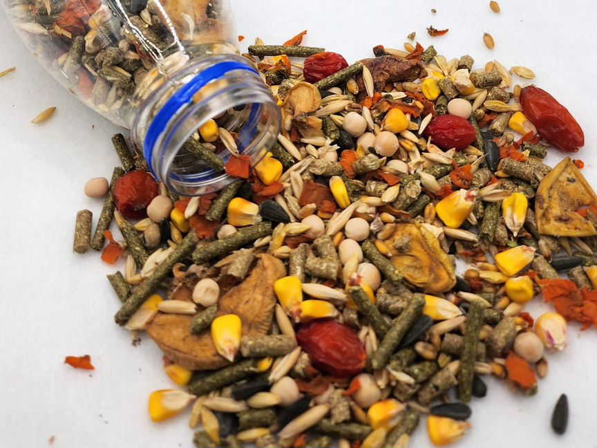 Зоотовары оптом от производителя (птицы и грызуны)